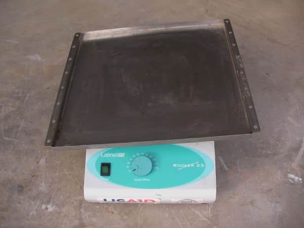 שייקר נדנדה labnet rocker 25